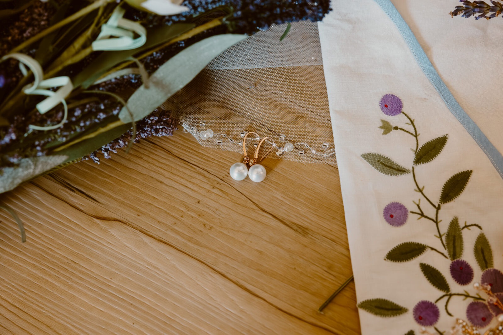 Allyson & Thomas’ Hot Summer Wedding at The Well at Cherry Well Farm ...